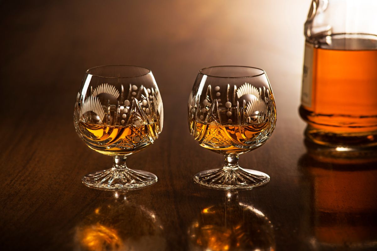 What’s The Difference Between Brandy And Cognac? | ContrastHub